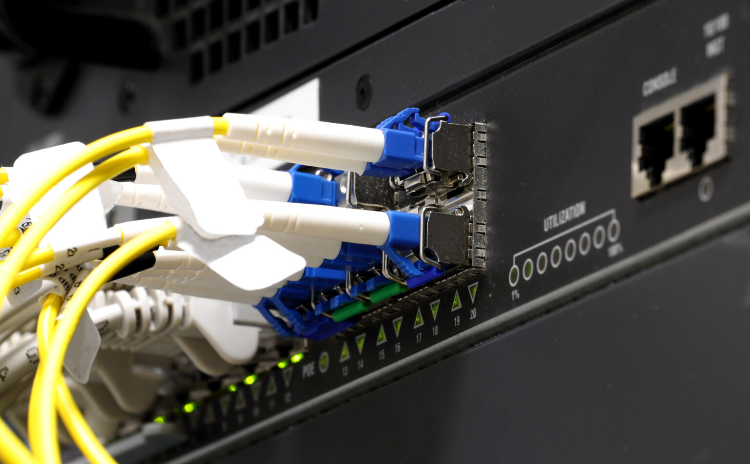 400G Ethernet for Data Centers and High-Speed Networks - AscentOptics Blog
